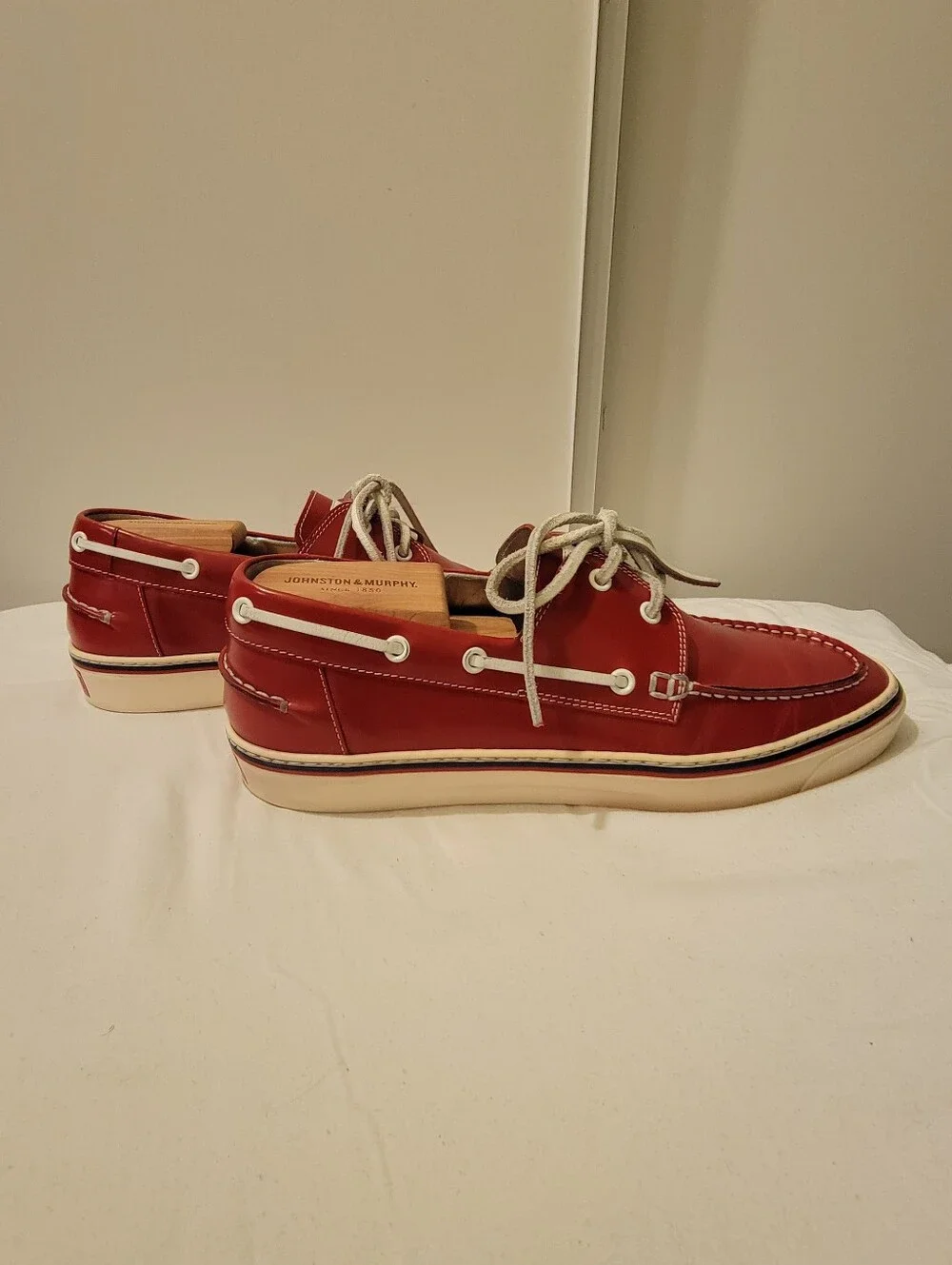 Gucci | Shoes | Gucci Red Leather Mens Boat Shoes With Cream And Navy ...
